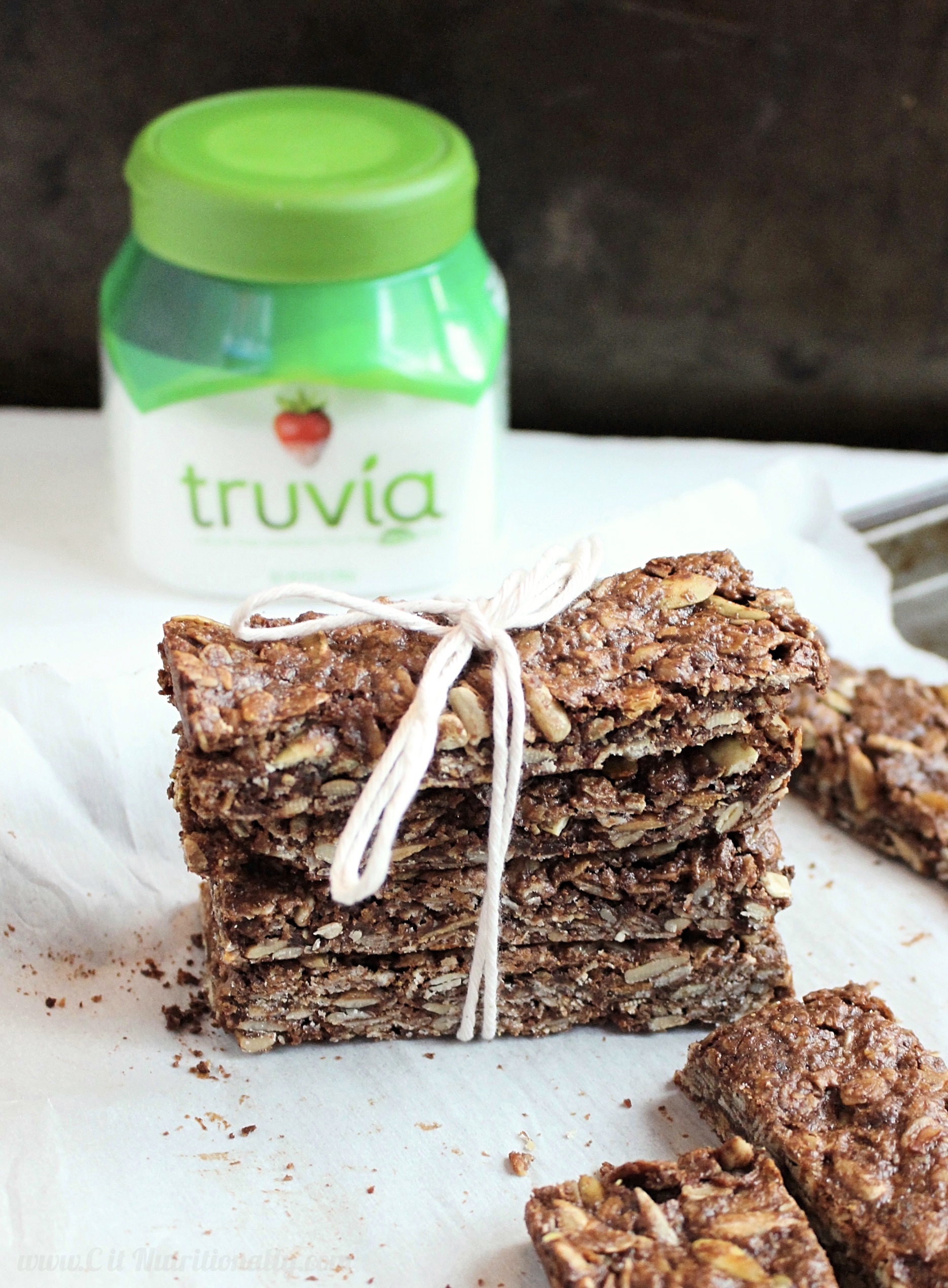 Protein Packed Nut Free Chocolate Granola Bars C It Nutritionally
